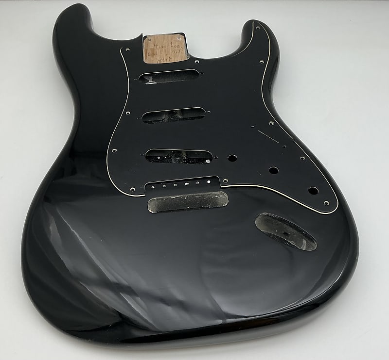 Show Me Nitro Finishes 4lbs 3oz Nitro Lacquer S-Style - Black | Reverb