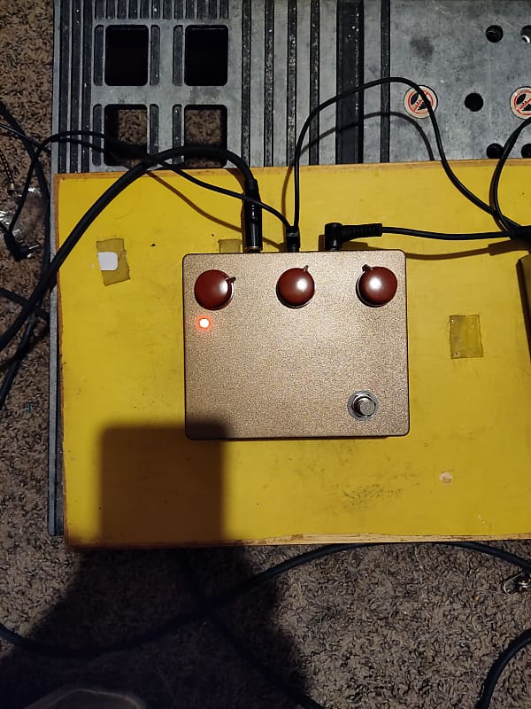 Tonemaker Custom Amps And Pedals Alpha Centauri 2022 Gold | Reverb UK