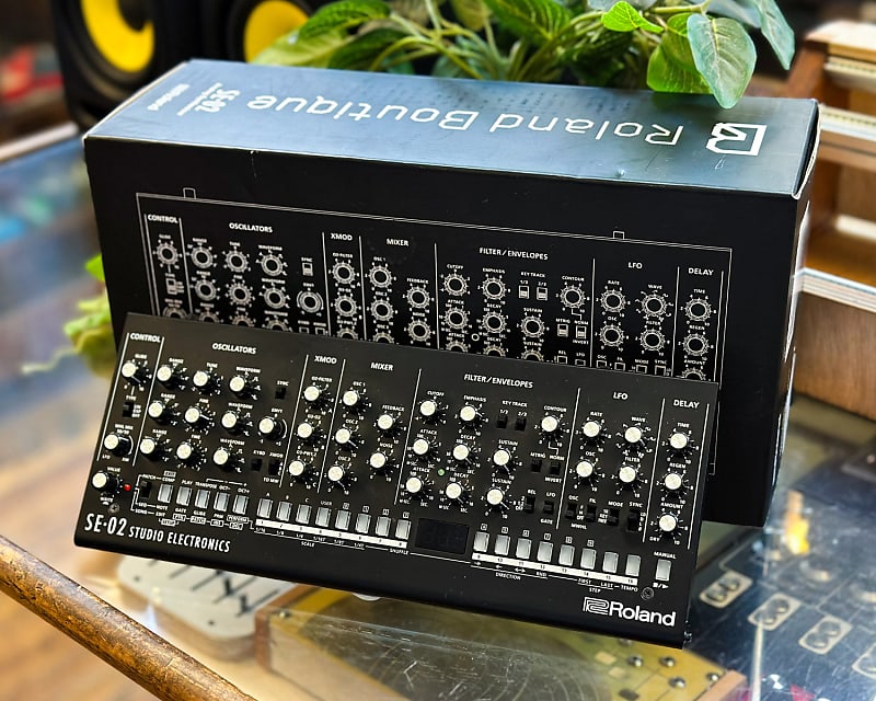 Roland SE-02 Analog Synthesizer w/ Original Box & | Reverb Australia