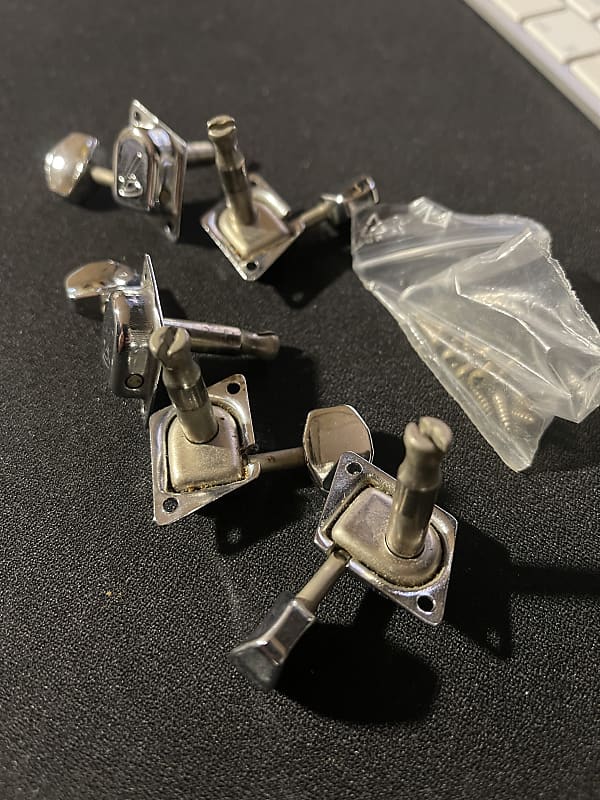 Fender Stratocaster Tuner F logo 1969-1971 Chrome | Reverb