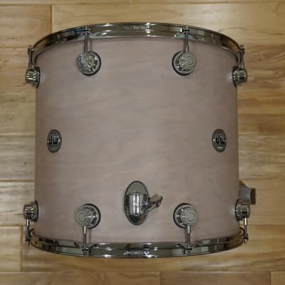 DW Collector's Series 16x18" PURE Cherry Floor Tom in White | Reverb
