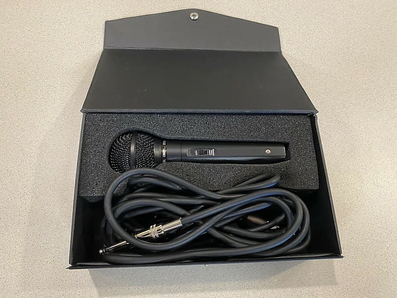 Crate CM100H Uni-Directional Dynamic Microphone | Reverb Crate CM100H Uni-Directional Dynamic Microphone | Reverb