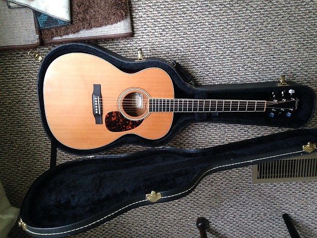 Larrivee Om Cedar Top | Reverb