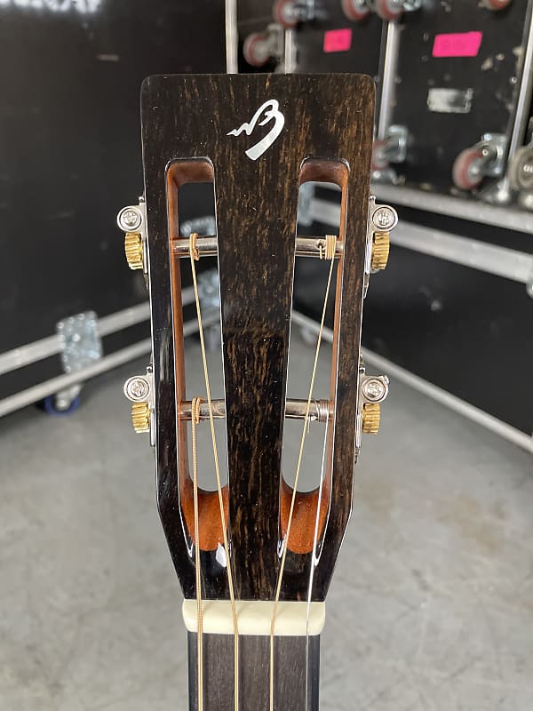 Wilco Loft Sale - Breedlove Revival OMR Tenor Deluxe 2011 - | Reverb