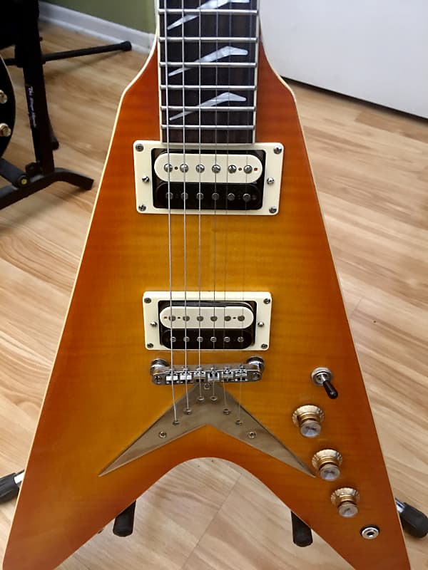 Hamer vector Flying V 2017 Cherry sunburst | Reverb