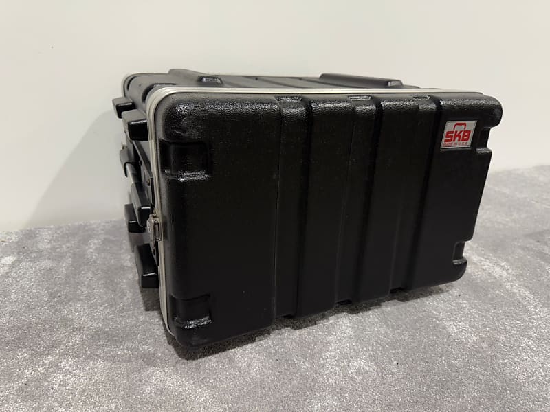 SKB 4u Plastic / Metal Rack Mount Flight Case | Reverb UK
