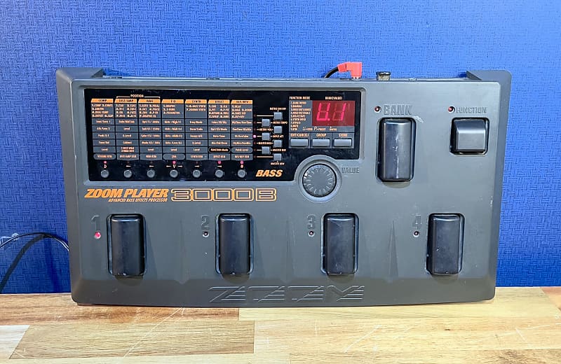 Zoom 3000B Advanced Bass Effects Processor | Reverb