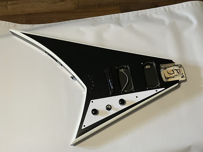 2019 Jackson JS32T RR Rhoads V Black/White Hardtail Semi | Reverb