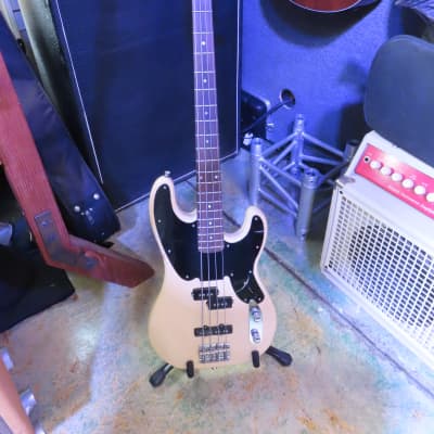 Robin Ranger 4 string 1990's - Blonde-Jazz and P'Bass style | Reverb