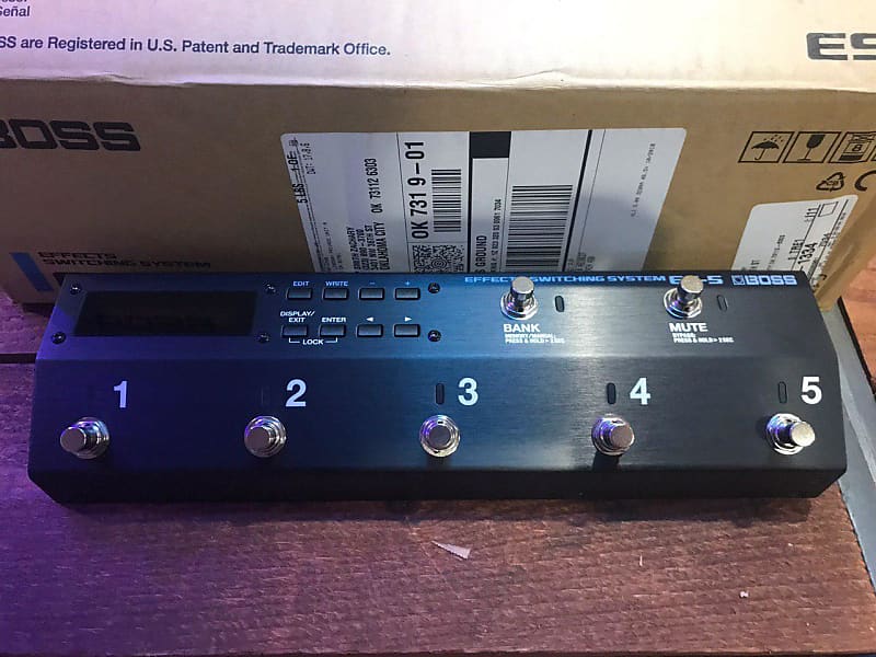 Boss ES-5 Effects Switching System | Reverb
