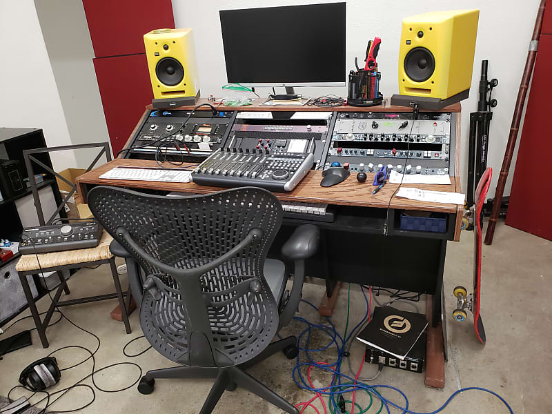 Custom Builder 24u Rack Studio Desk | Reverb