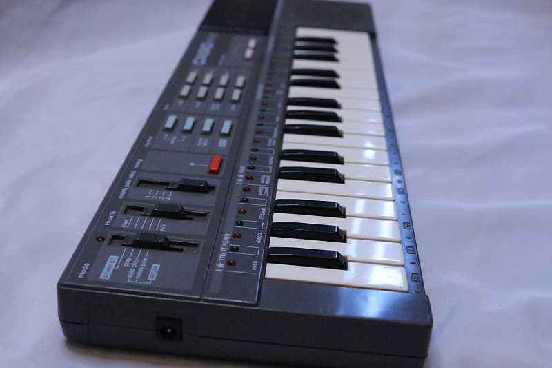 Casio PT-87 Mini Keyboard + audio out! | Reverb