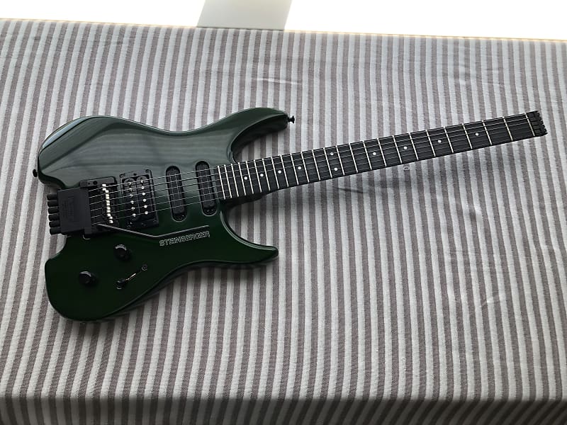 Steinberger GR4, gloss translucent GREEN headless, graphite | Reverb