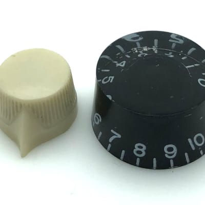 2 Vintage Daka-Ware Small Cupcake Pointer Knobs 19?? Ivory | Reverb