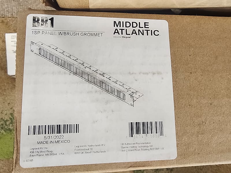 Middle Atlantic BR1, 1RU Brush Grommet Panel | Reverb