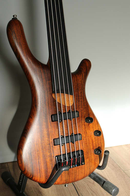 Fame (Mayones) Baphomet 5-String Fretless Bass | Reverb Deutschland