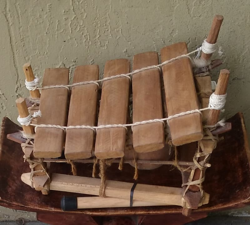 West African gourd-resonated xylophone (gyil/gyile) | Reverb