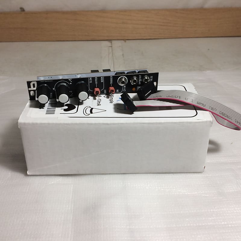 Blue Lantern Simple VCLFO Modular Eurorack Module | Reverb