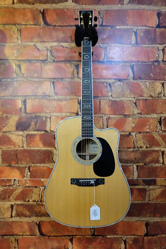 Martin DC Aura | Reverb