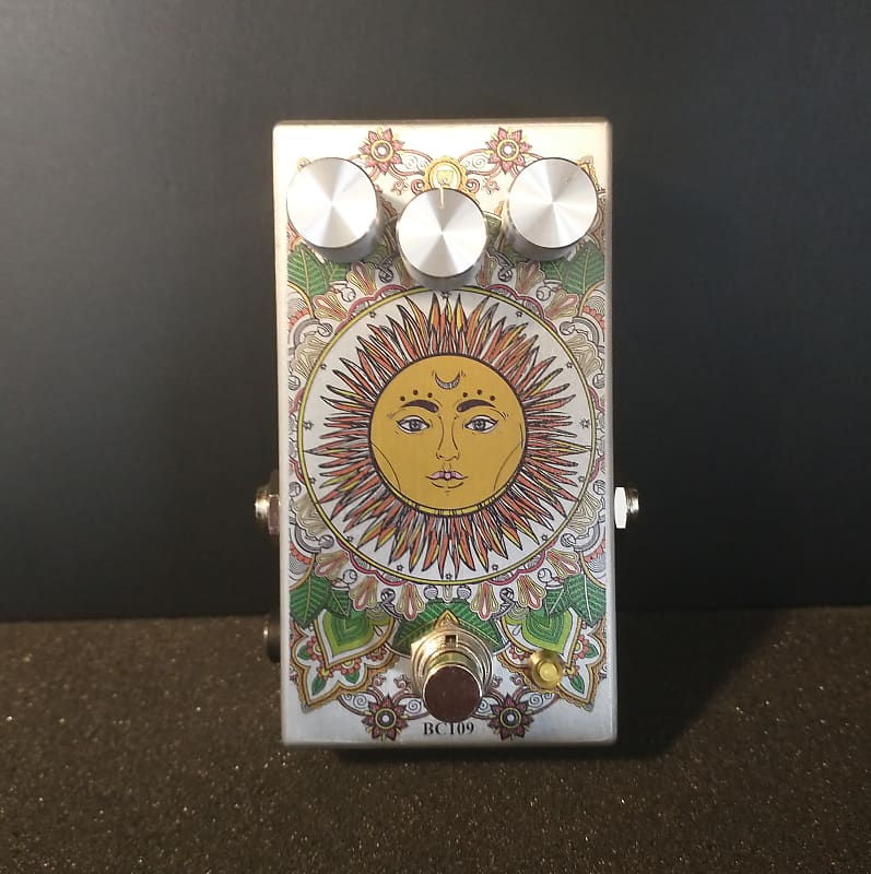BC109 Silicon Sun Face Fuzz with Sundial. Handwired UK | Reverb