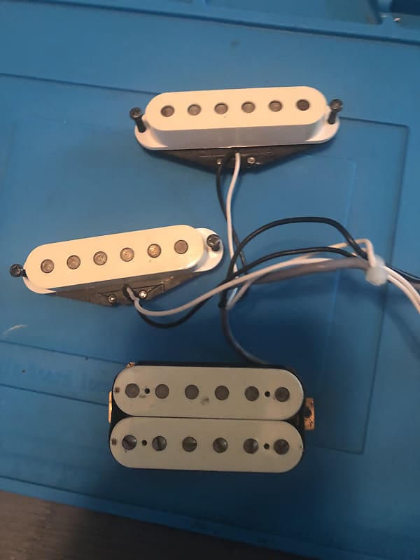 Kramer Focus 3000 stock pickups and harness 1989 White | Reverb