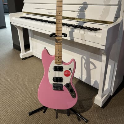 Fender Squier Mustang 2023 - Flash Pink | Reverb