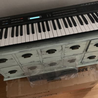 Roland Alpha Juno 1 (Synthplus 10) + Retroaktiv MPG-50 | Reverb