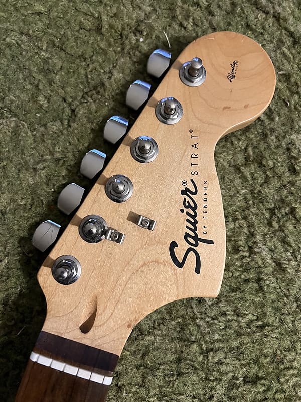 Squier Affinity Rosewood Neck CY 2001 - w/Tuners | Reverb