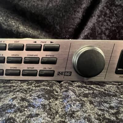 Behringer V-Verb Pro REV2496 Reverb Modeler Rack Unit | Reverb