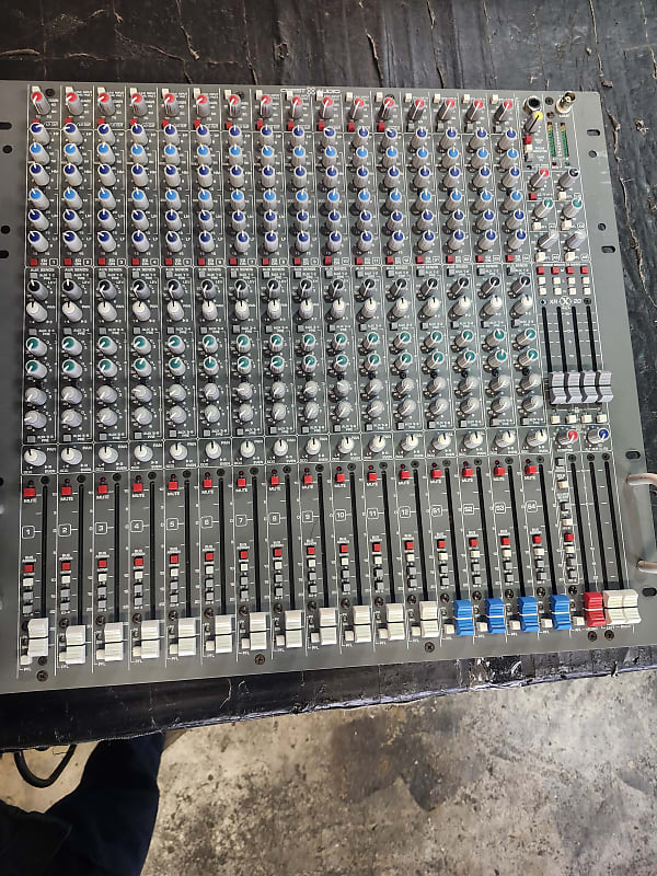 Crest XR20 Rack Mounted Mixer | Reverb