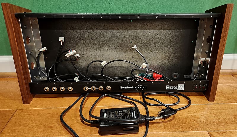 Synthesizers.com Box 11 case w. sides, PS - free US shipping | Reverb