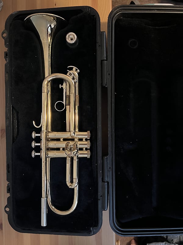 Bach 1530 Trumpet with hard case | Reverb