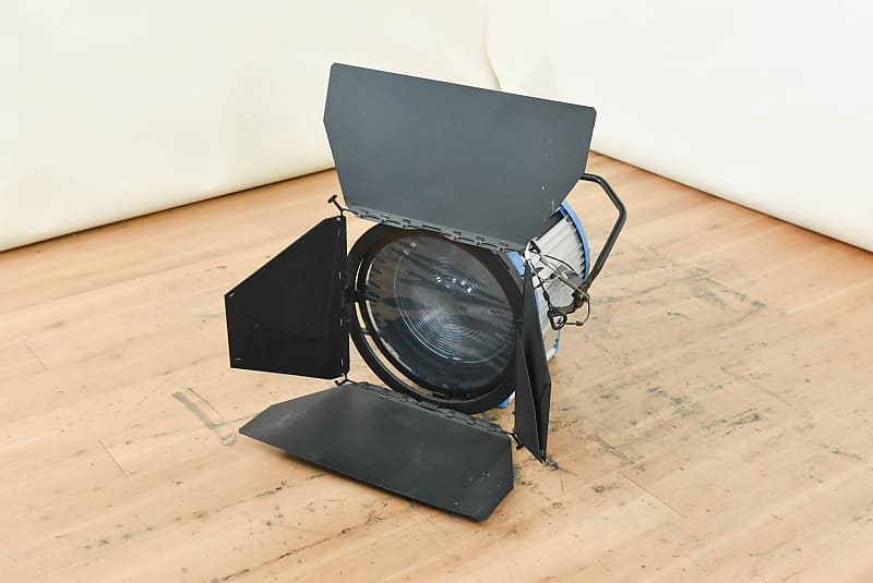 ARRI Studio 5000 Tungsten Fresnel Spotlight CG00WKT | Reverb