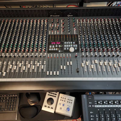 Soundcraft SoundCraft 32 Channel Mix Board. 1996 - Black & | Reverb