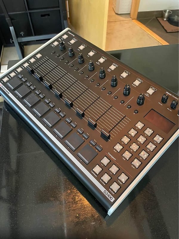 Isla Instruments S2400 w/ Decksaver | Reverb Australia