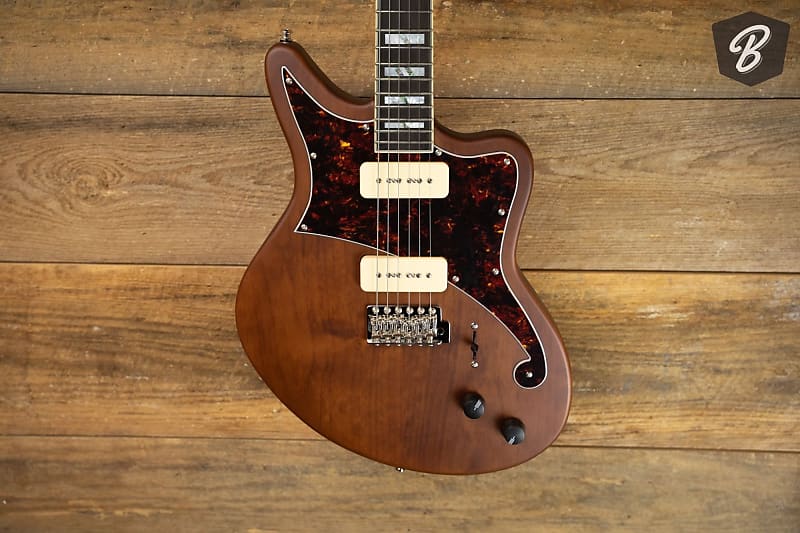 D'Angelico Deluxe Bedford - Matte Walnut w/ Hard case | Reverb