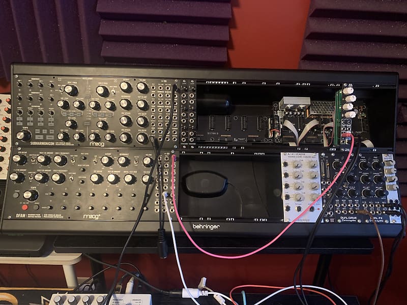 Behringer Go Eurorack Powered Case Black | Reverb