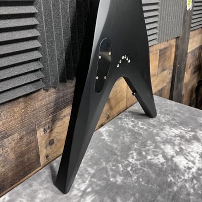 DBZ Diamond Cavallo Elite Flying V Black Satin w/ Hardshell | Reverb