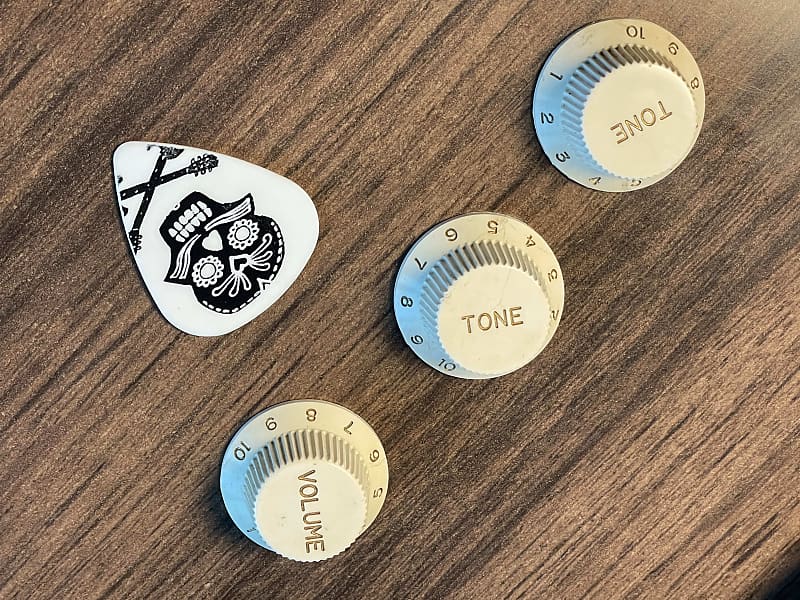 Fender Stratocaster Knobs cream aged patina | Reverb