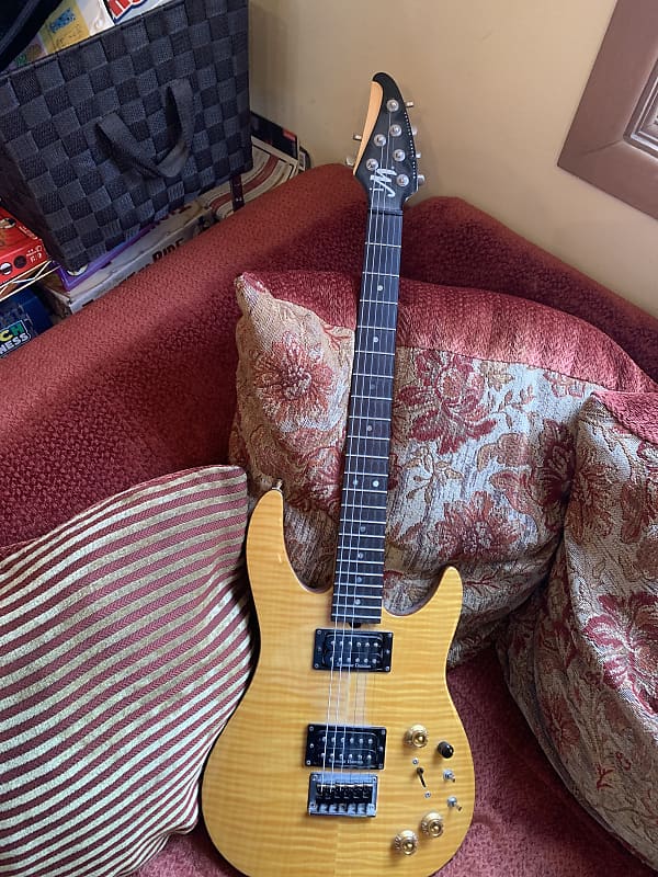 Brian Moore IM Synth Guitar | Reverb