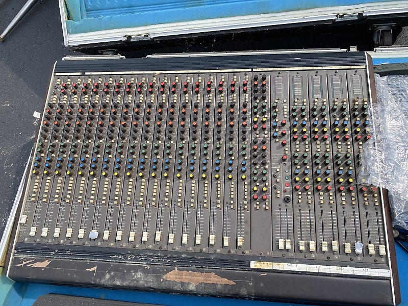 Soundcraft 800 with Road Case & Power Supply from the Leon | Reverb