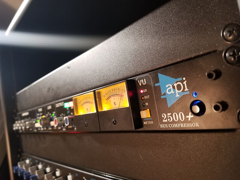 API 2500+ Buss Compressor | Reverb
