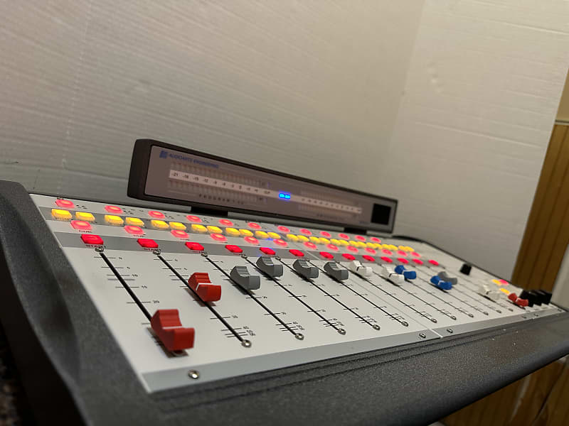 Wheatstone AUDIOARTS AIR 2+ 12 Channels Analog Broadcast | Reverb