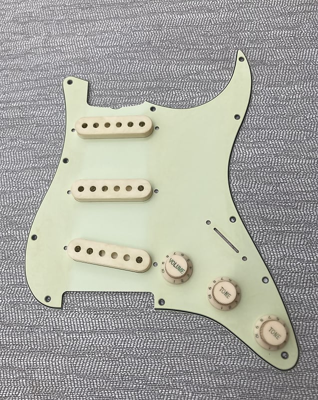 Mojo Guitars 60’/62’ Style Aged / Relic Plastics | Reverb