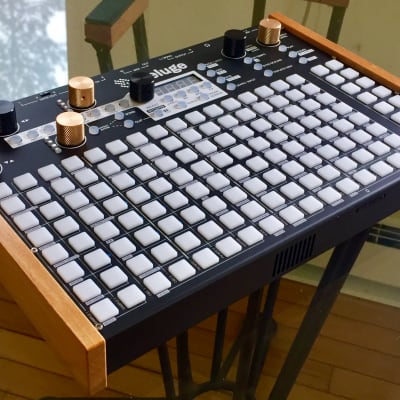 Synthstrom Deluge Portable Synthesiser, Sampler, and | Reverb