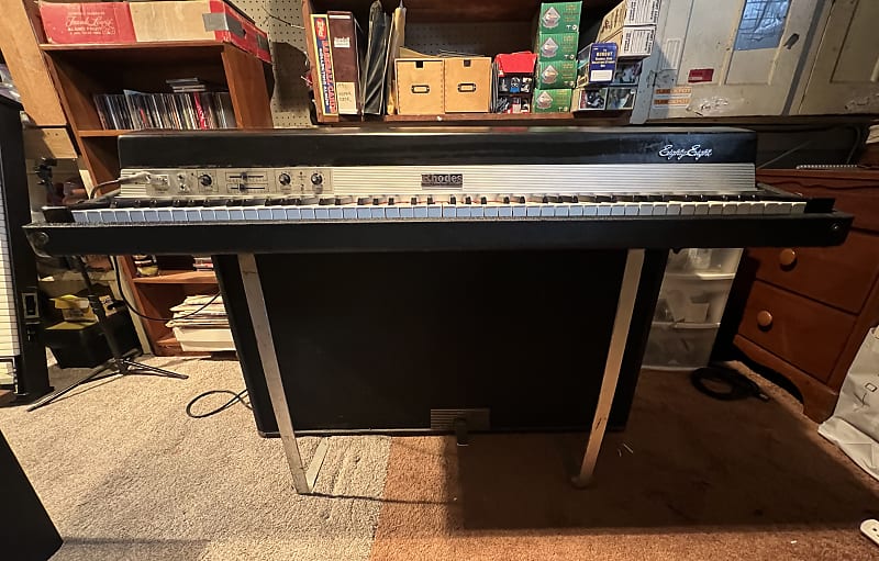 Rhodes Suitcase Piano 88-Key (1979) with Janus I Speaker | Reverb