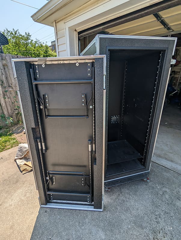 MT 30ru shock mount rack road case- Black | Reverb