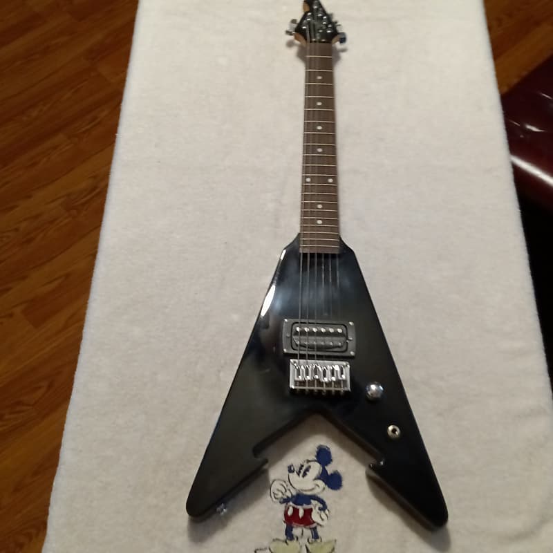 First Act Mini Flying V 276 Black | Reverb