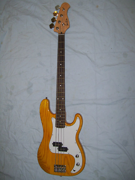 Bass guitar, 4 string, New | Reverb