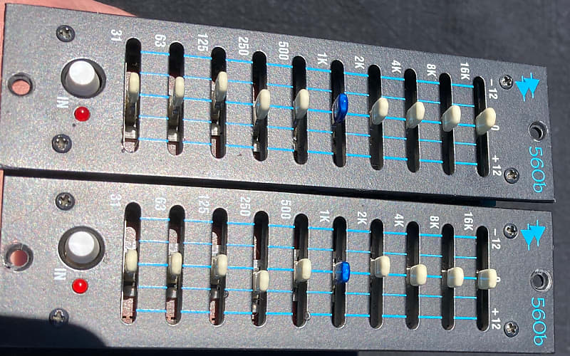 API 560b. Stereo Pair Graphic Equalizers (Vintage): 500 | Reverb